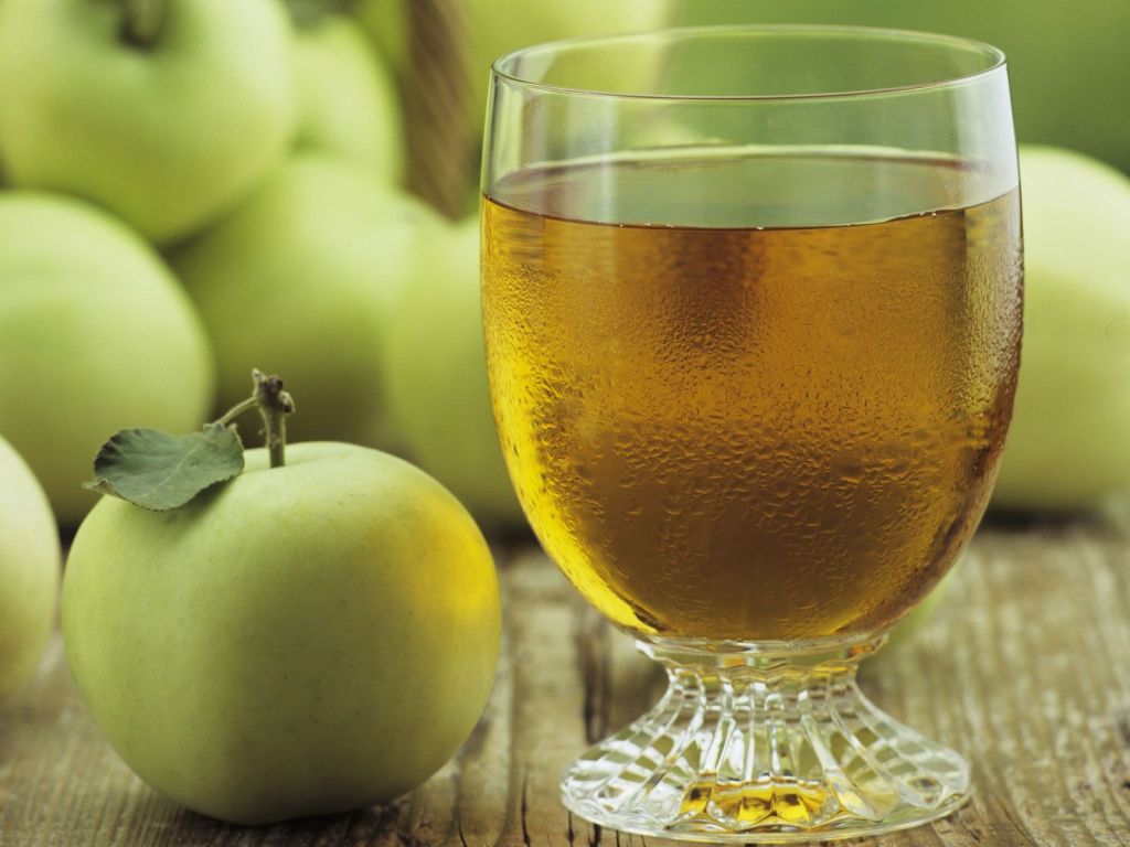 Apfelsaft Rezept | EAT SMARTER