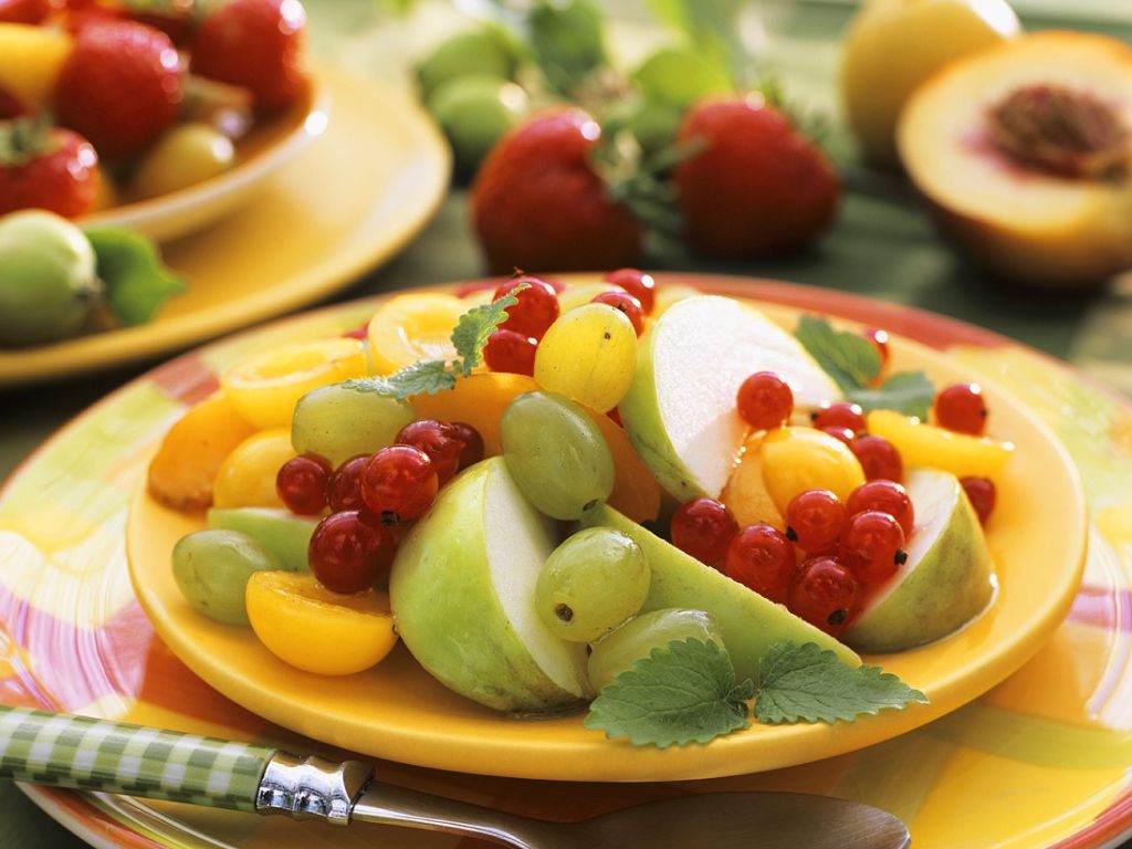 Bunter Fruchtsalat Rezept | EAT SMARTER