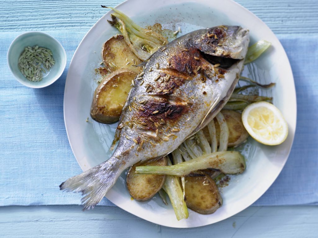Dorade im Backofen Rezept | EAT SMARTER