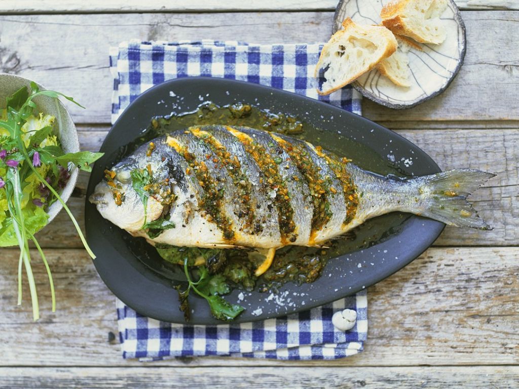 Dorade mit Pesto Rezept | EAT SMARTER