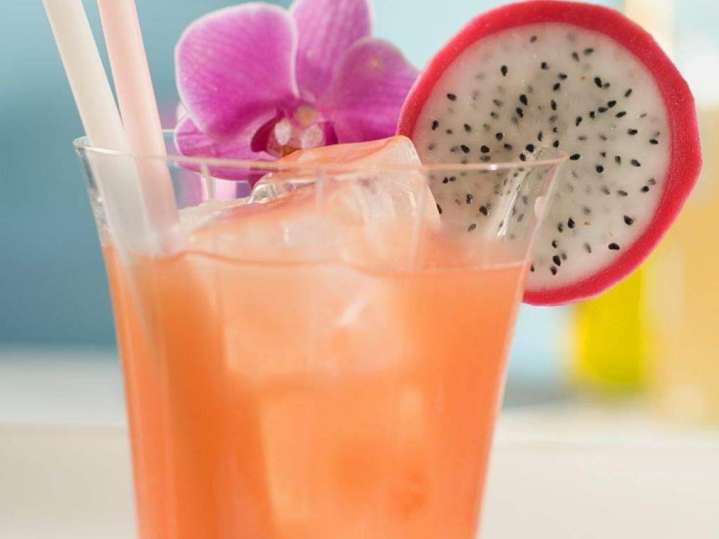Drachenfrucht-Smoothie Rezept | EAT SMARTER