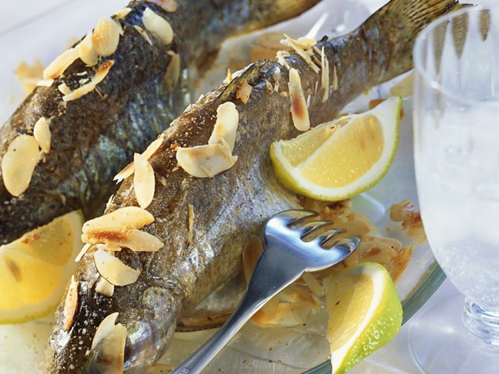 Forelle in Butter Rezept | EAT SMARTER