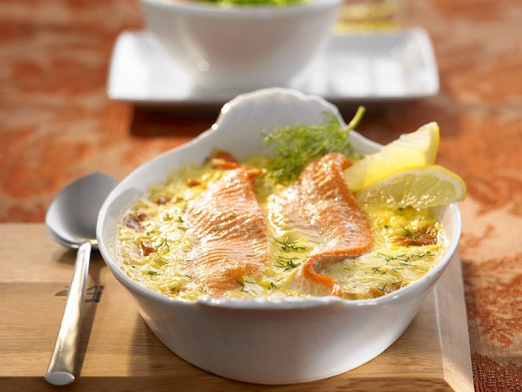 Forellenfilet in Sahnesoße gebacken Rezept | EAT SMARTER