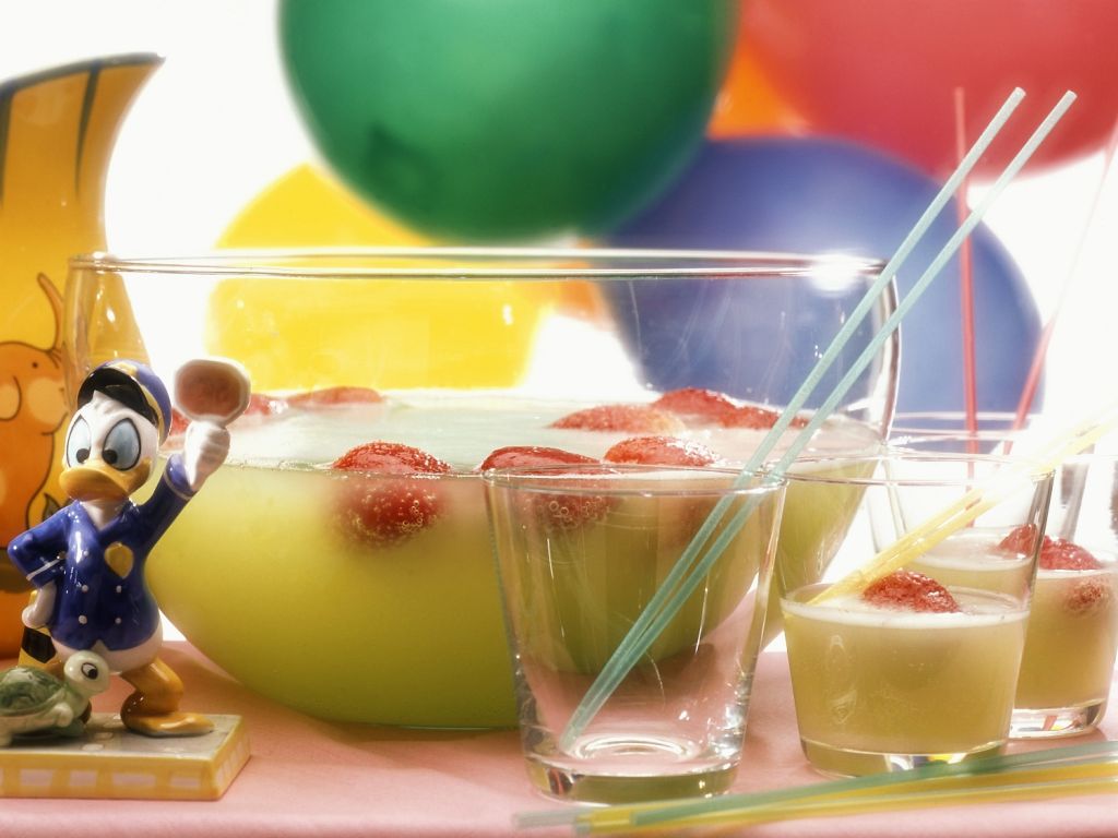 Fruchtbowle für Kinder Rezept | EAT SMARTER