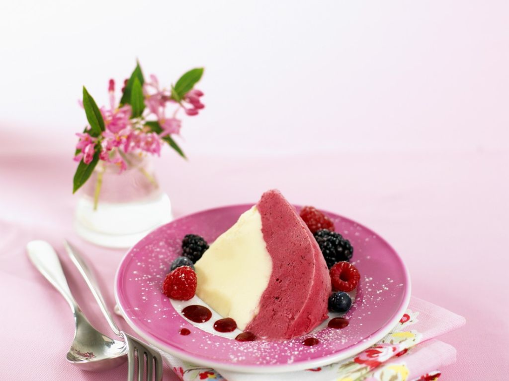 Himbeer Eistorte Rezept | EAT SMARTER