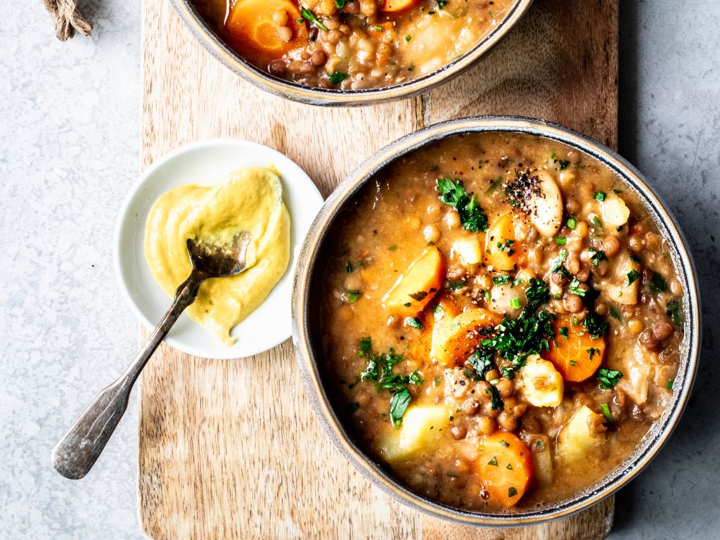 Linsensuppe mit Kartoffeln und Möhren Rezept | EAT SMARTER