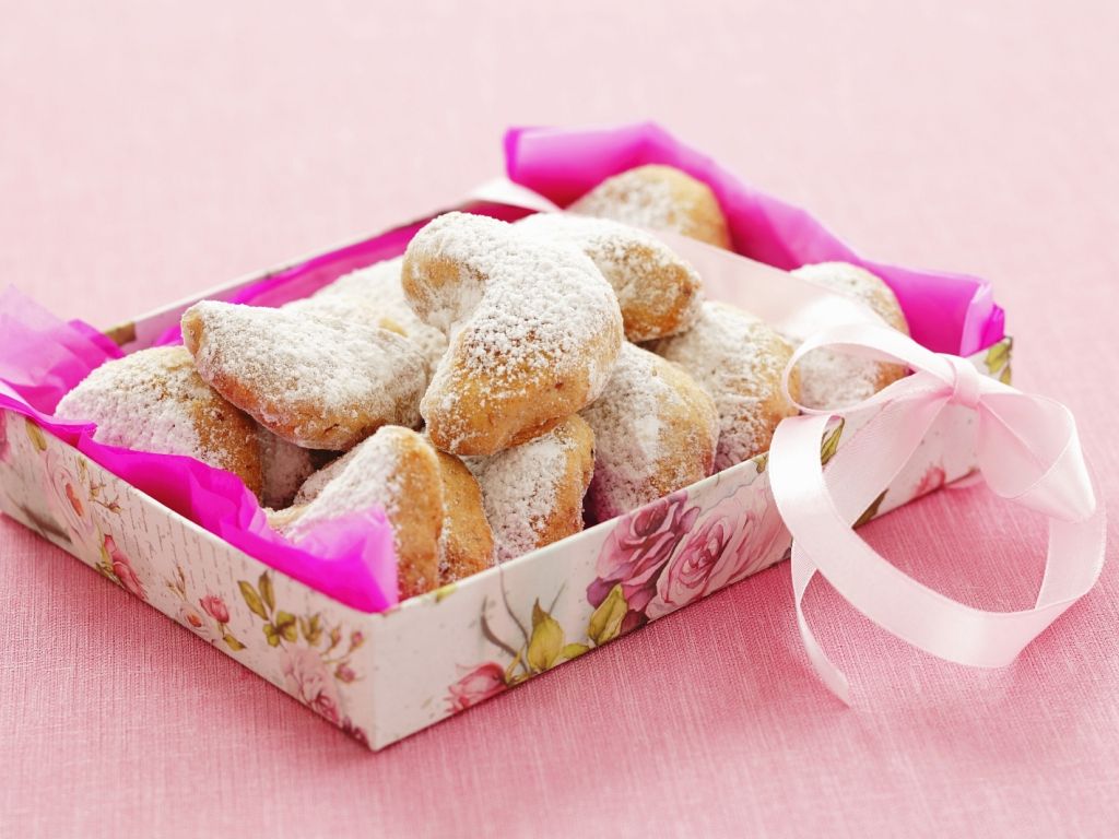 Mandelkipferl Rezept | EAT SMARTER