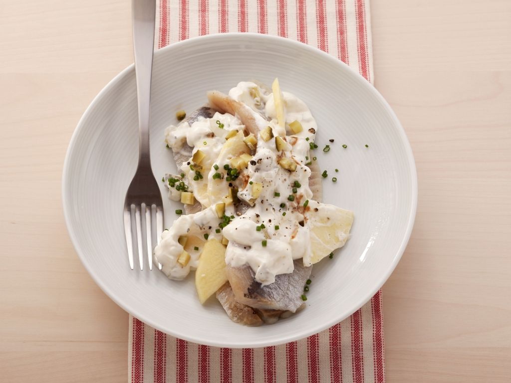 Matjes nach Hausfrauen-Art Rezept | EAT SMARTER