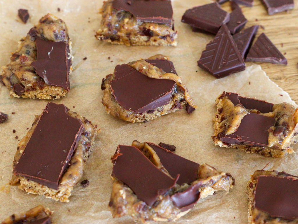 Mini-Erdnuss-Bites Rezept | EAT SMARTER