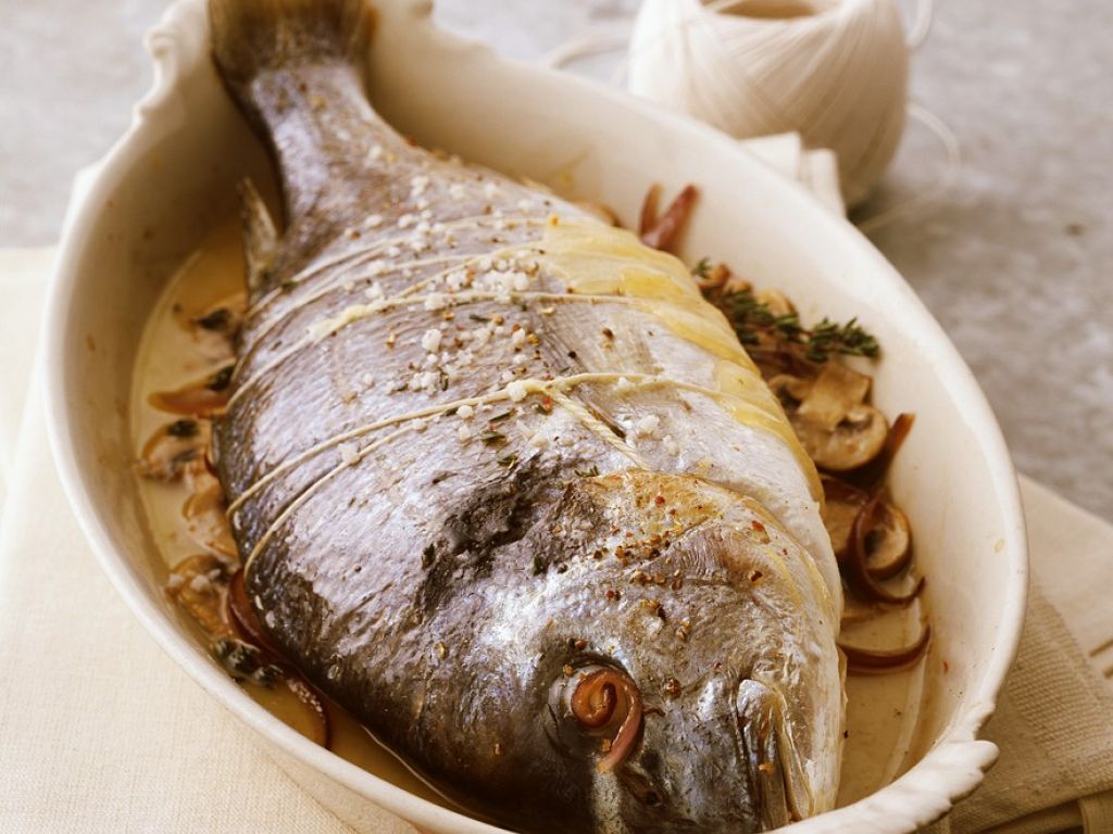 Ofengebackene Dorade Rezept | EAT SMARTER