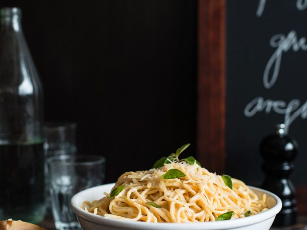 Parmesan-Spaghetti Rezept | EAT SMARTER