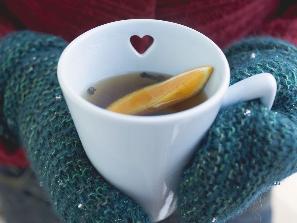 Punsch mit Schwarztee Rezept | EAT SMARTER