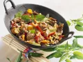 Ente mit Gemüse aus dem Wok Rezept | EAT SMARTER