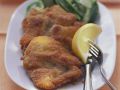 Schnitzel Natur braten Rezept | EAT SMARTER