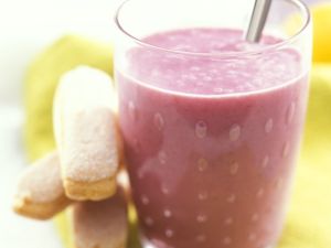 Beeren-Shake Rezept | EAT SMARTER