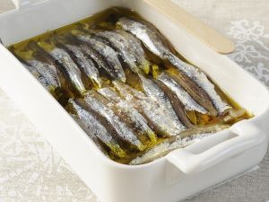 Frittierte Sardellen Rezept | EAT SMARTER