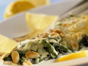 Überbackener Fisch mit Spinat Rezept | EAT SMARTER