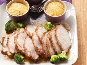 Braten von der Schweinelende Rezept | EAT SMARTER