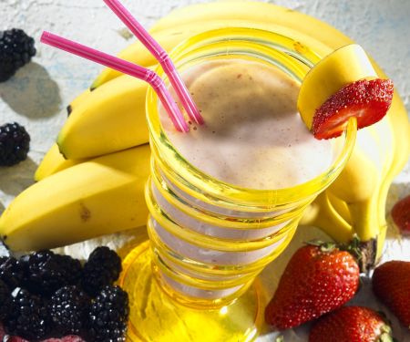 Frucht-Shake Rezept | EAT SMARTER