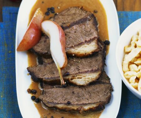 Rinderbraten mit Wildaroma Rezept | EAT SMARTER