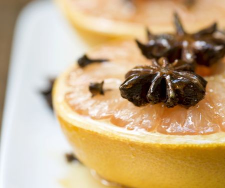 Warme Grapefruit mit Honig Rezept | EAT SMARTER