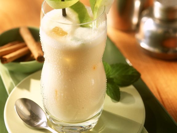 Apfel-Cocktail Rezept | EAT SMARTER