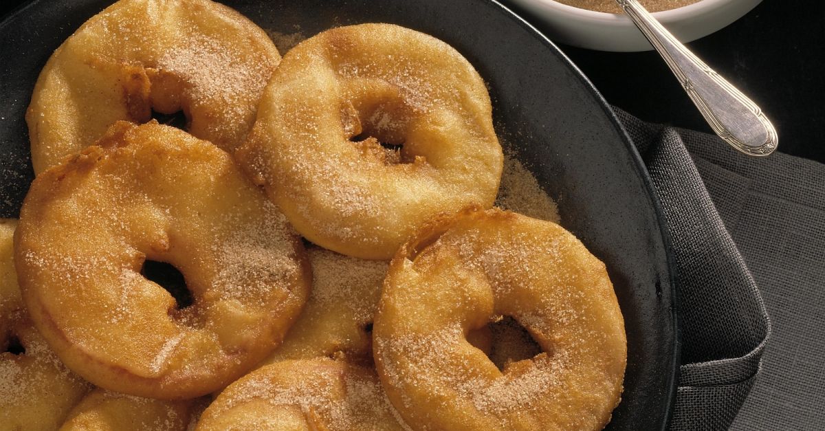 Apfelringe im Teigmantel Rezept | EAT SMARTER