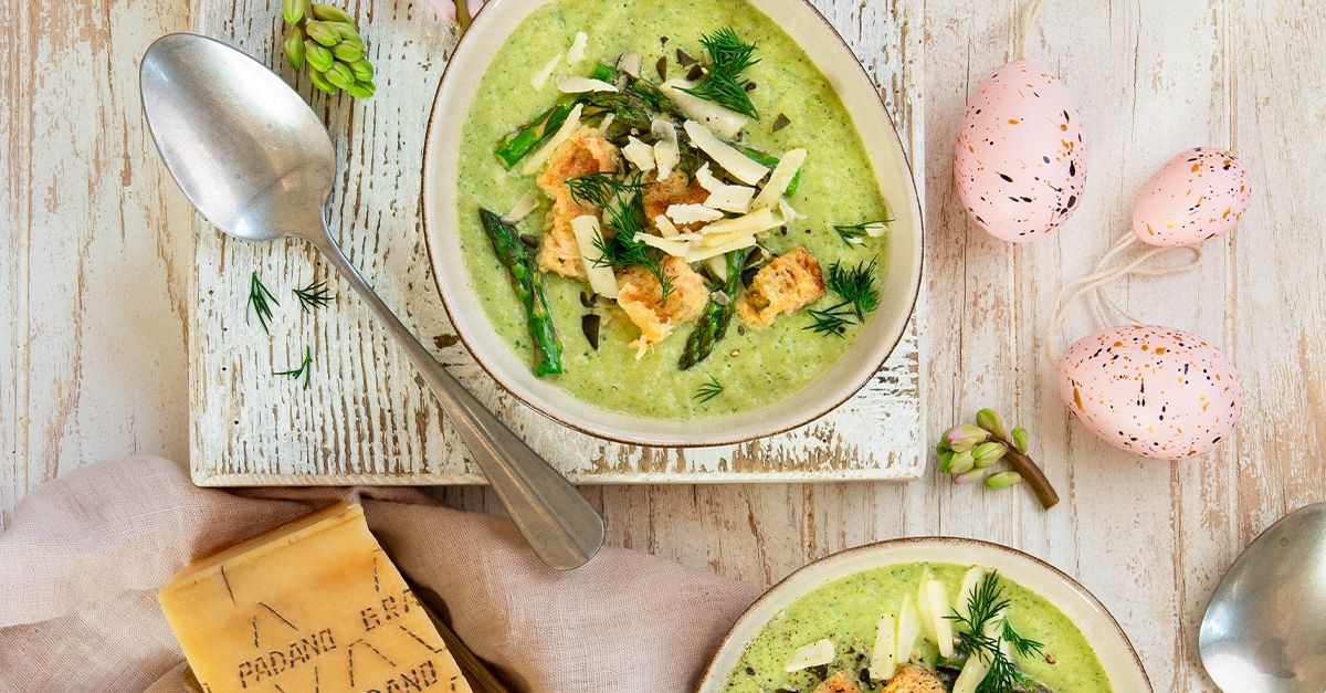 Spargel-Fenchel-Suppe mit Grana-Padano-Croûtons und Dill Rezept | EAT ...