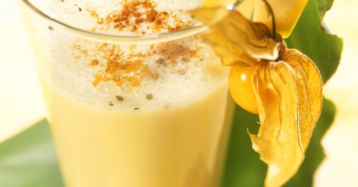 Bananen-Smoothie mit Pomelo Rezept | EAT SMARTER