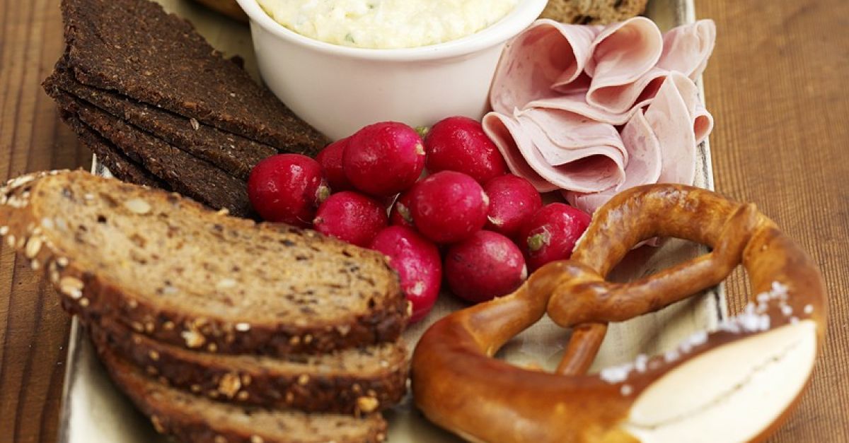 Bayerische Brotzeit Rezept | EAT SMARTER