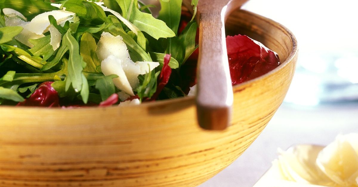 Blattsalat mit Zitronendressing: gesunde Beilage Rezept | EAT SMARTER