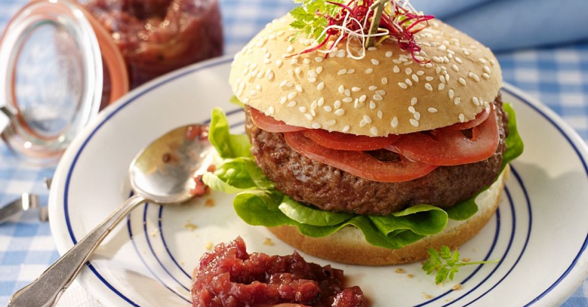 Burger mit Relish Rezept | EAT SMARTER