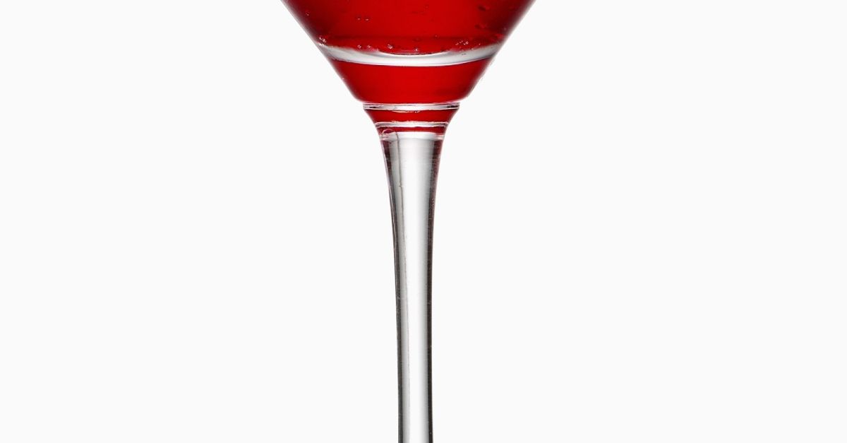 Cocktail mit Cassis Rezept | EAT SMARTER