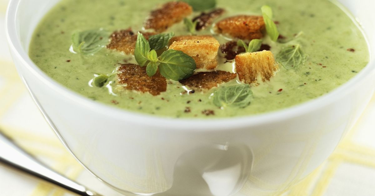Erbsen-Porree-Suppe mit Croutons Rezept | EAT SMARTER