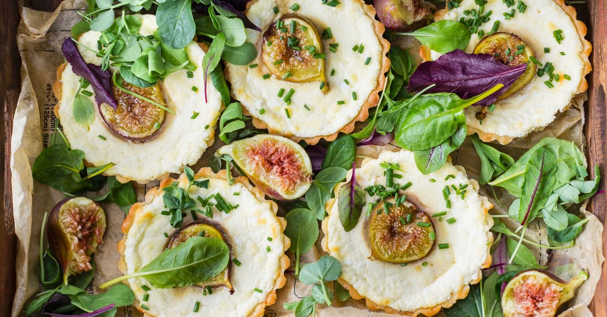 Feigen-Tartelettes mit Ziegenkäse Rezept | EAT SMARTER