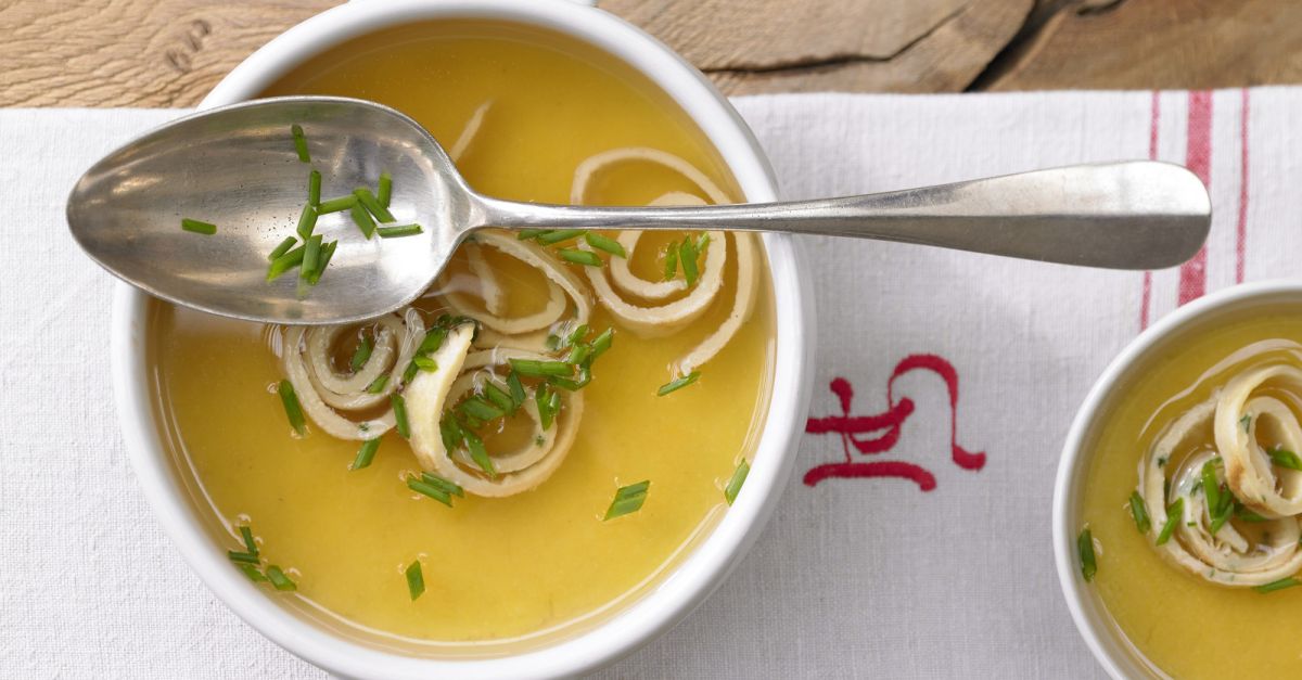 Flädlesuppe Rezept | EAT SMARTER