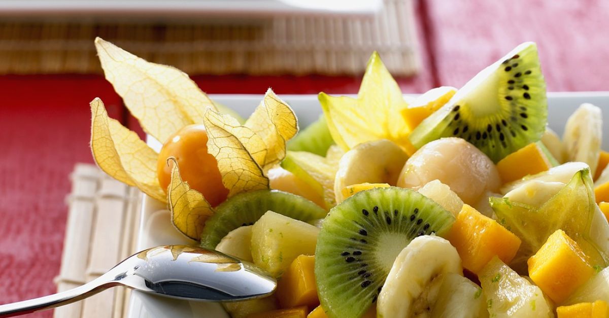Fruchtsalat mit Ananas Rezept | EAT SMARTER