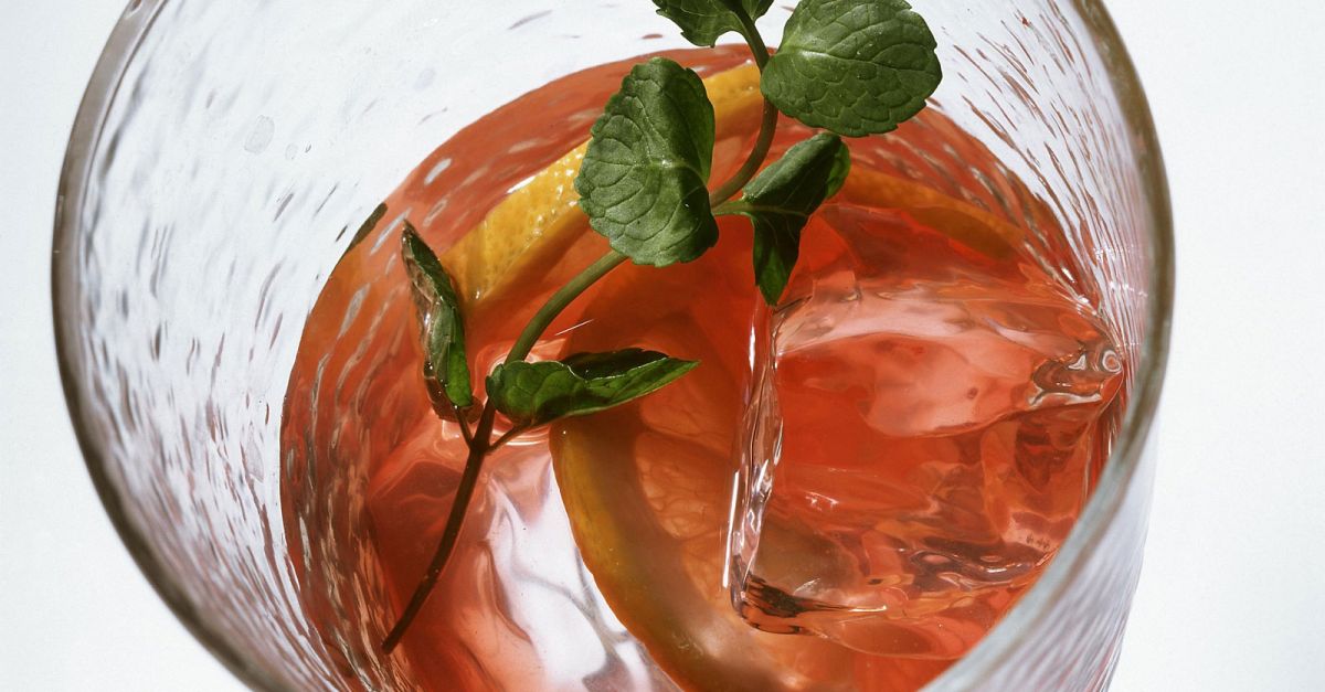 Früchteeistee Rezept | EAT SMARTER