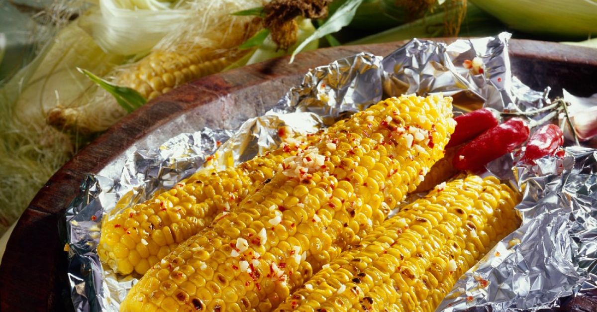 Gegrillte Maiskolben Rezept | EAT SMARTER