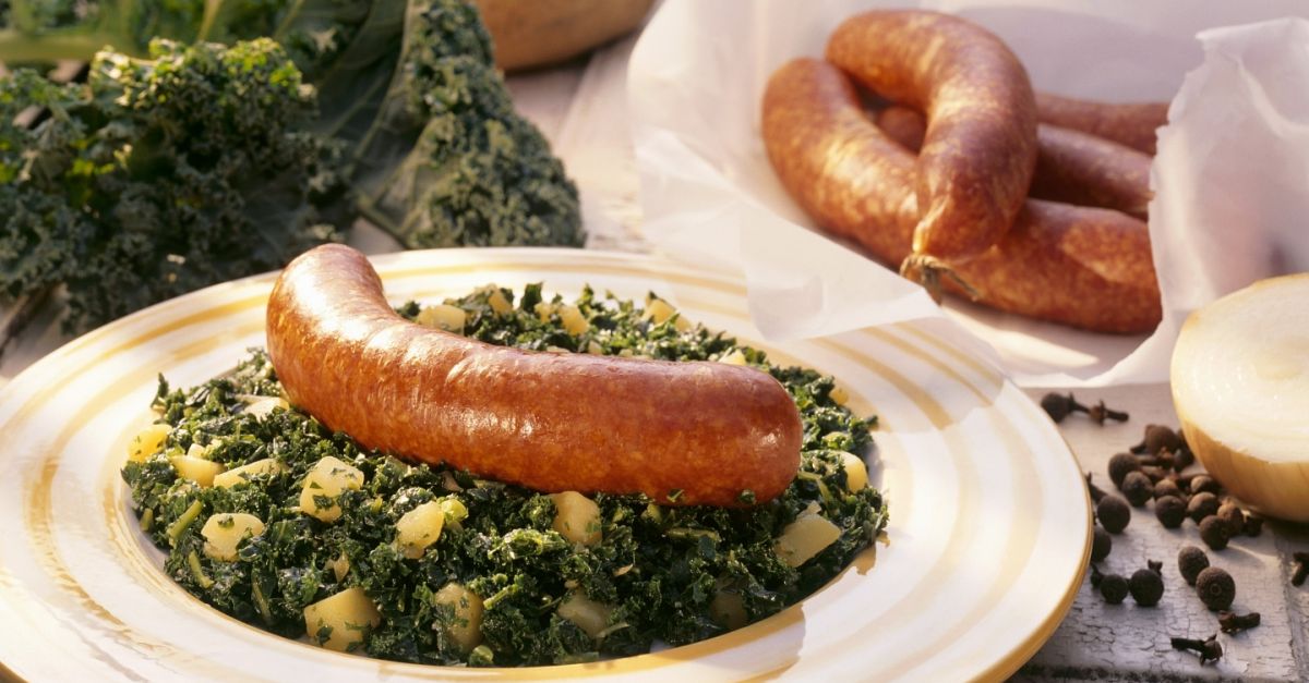 Grünkohl mit Kartoffeln und Pinkel Rezept | EAT SMARTER