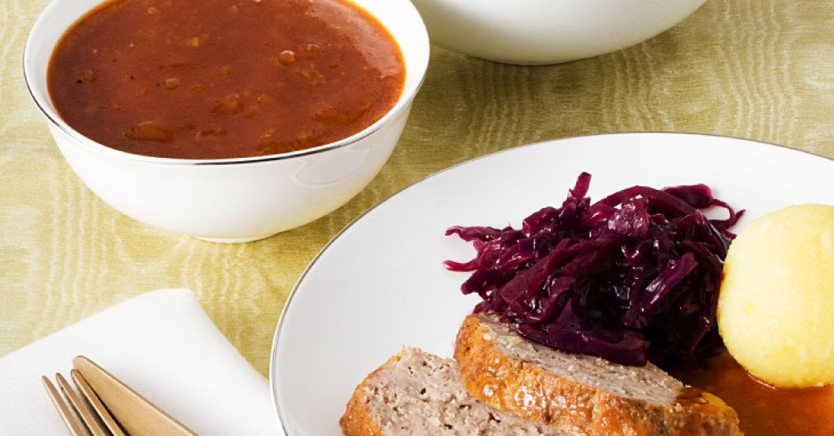 Hackbraten mit Soße Rezept | EAT SMARTER