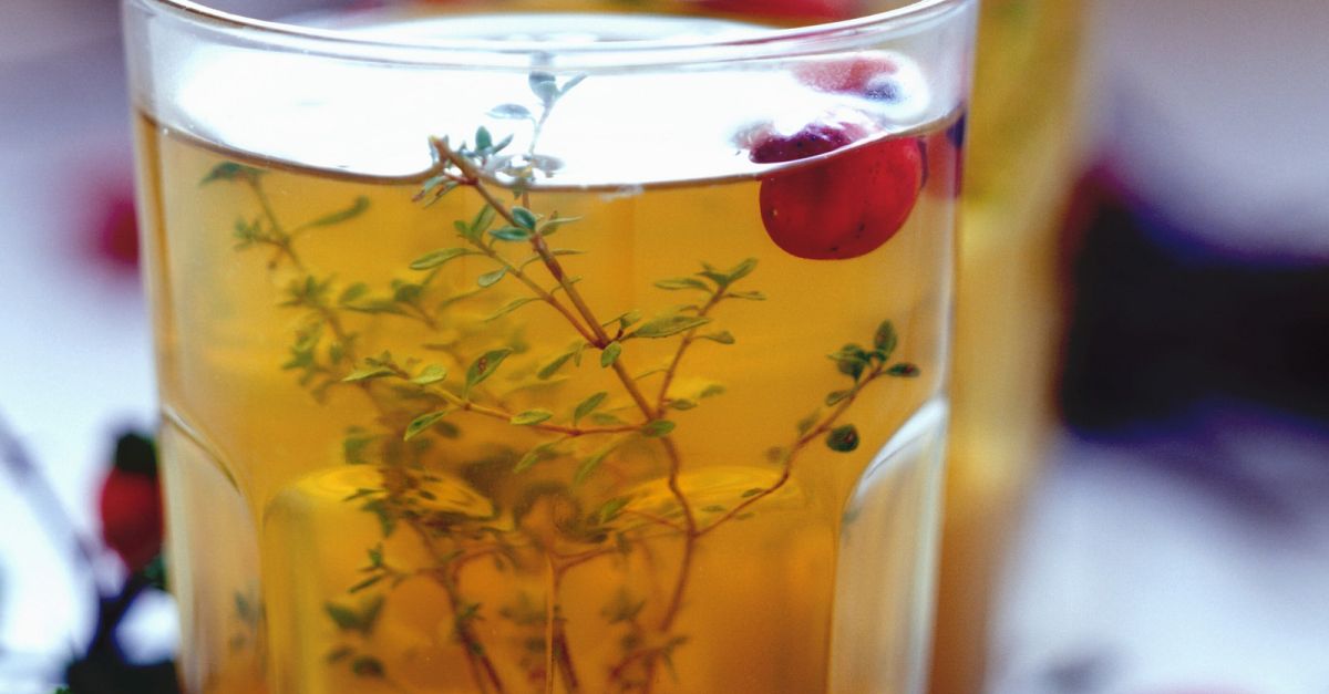 Ingwer-Thymian-Tee Rezept | EAT SMARTER