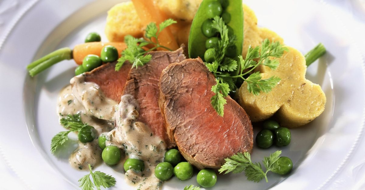Kalbsfilet mit Gemüse, Mascarpone-Soße und Polentaschnitten Rezept ...