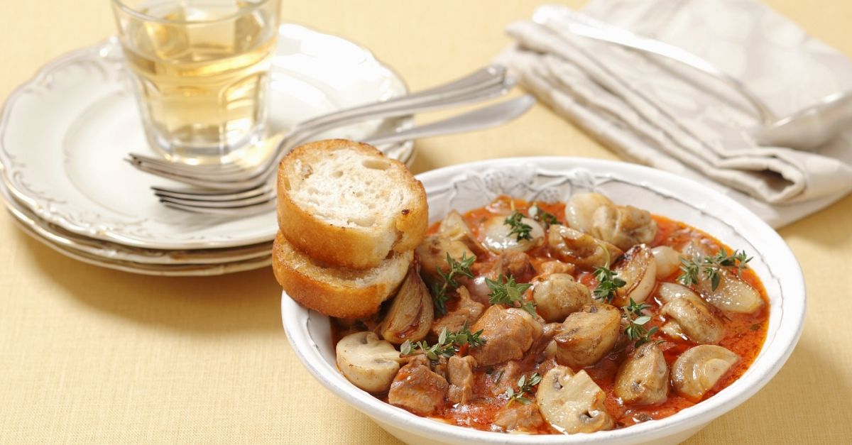 Kalbsragout nach Marengo-Art mit Champignons Rezept | EAT SMARTER