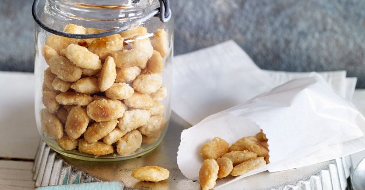 Karamell-Mandeln Rezept | EAT SMARTER