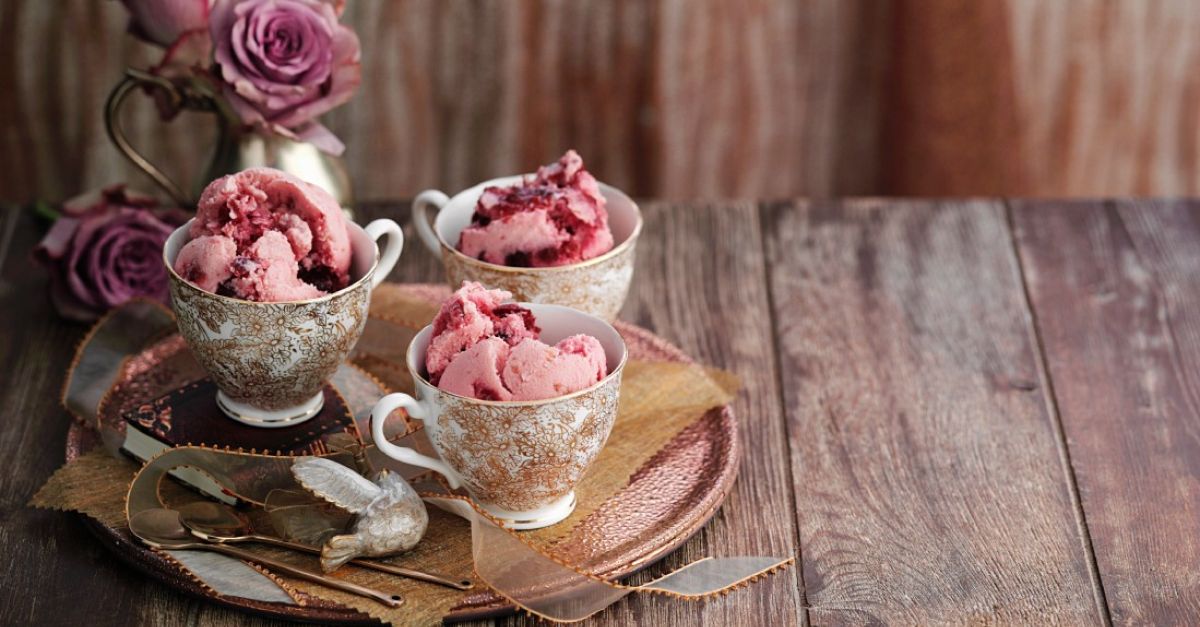 Kirsch-Eiscreme Rezept | EAT SMARTER
