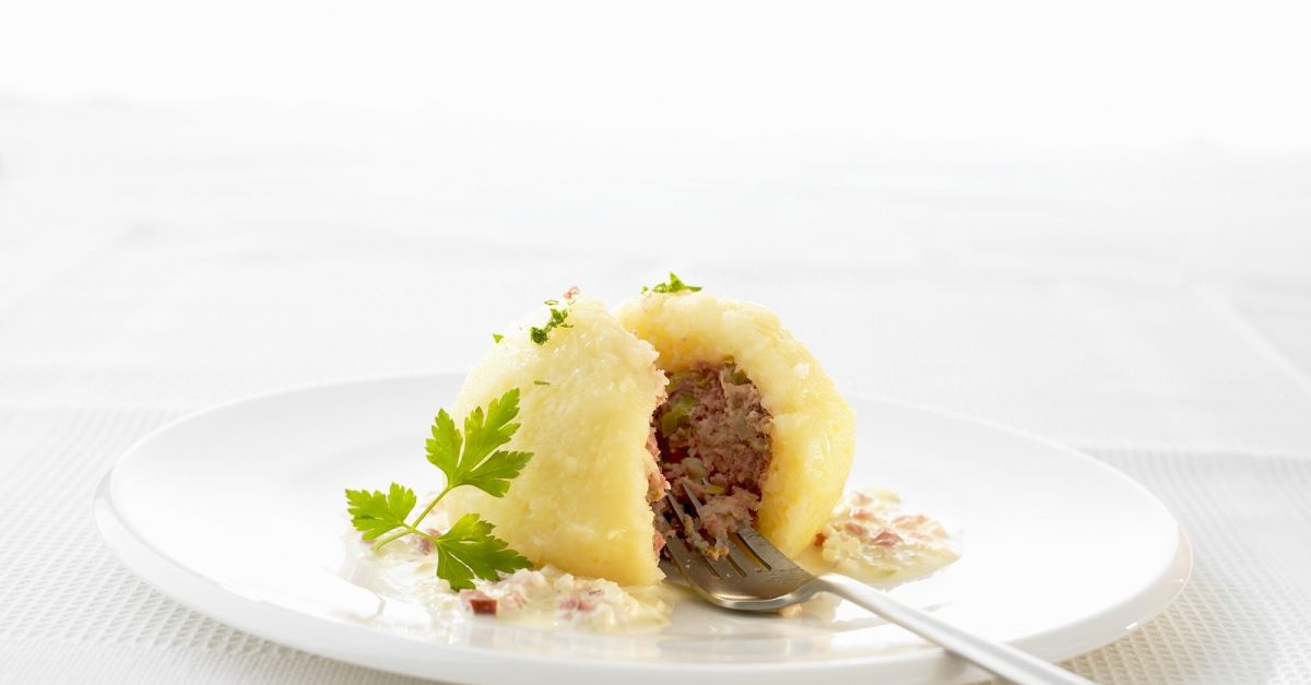 Kloß mit Fleischfüllung Rezept | EAT SMARTER