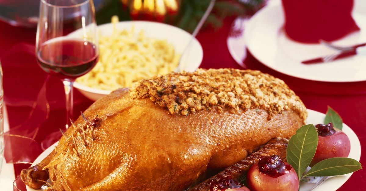 Knusprige gebratene Gans Rezept | EAT SMARTER