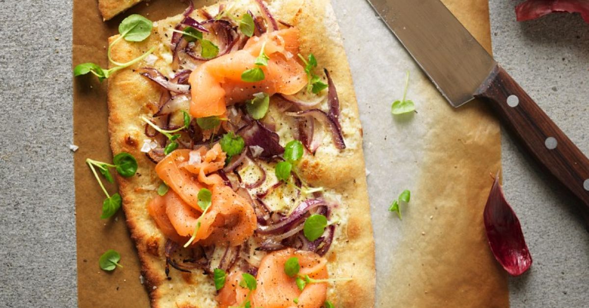 Lachs-Pizza Rezept | EAT SMARTER
