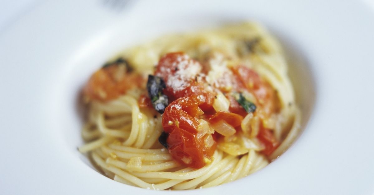 Pasta mit Cocktailtomaten Rezept | EAT SMARTER